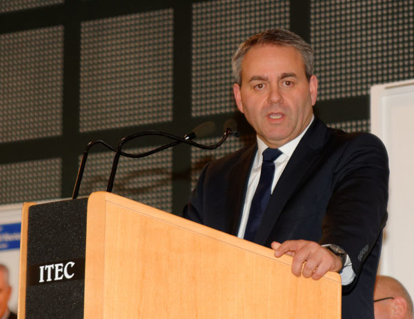 [VIDÉO] Buisson ridiculise Bertrand-futur candidat à la présidentielle ...